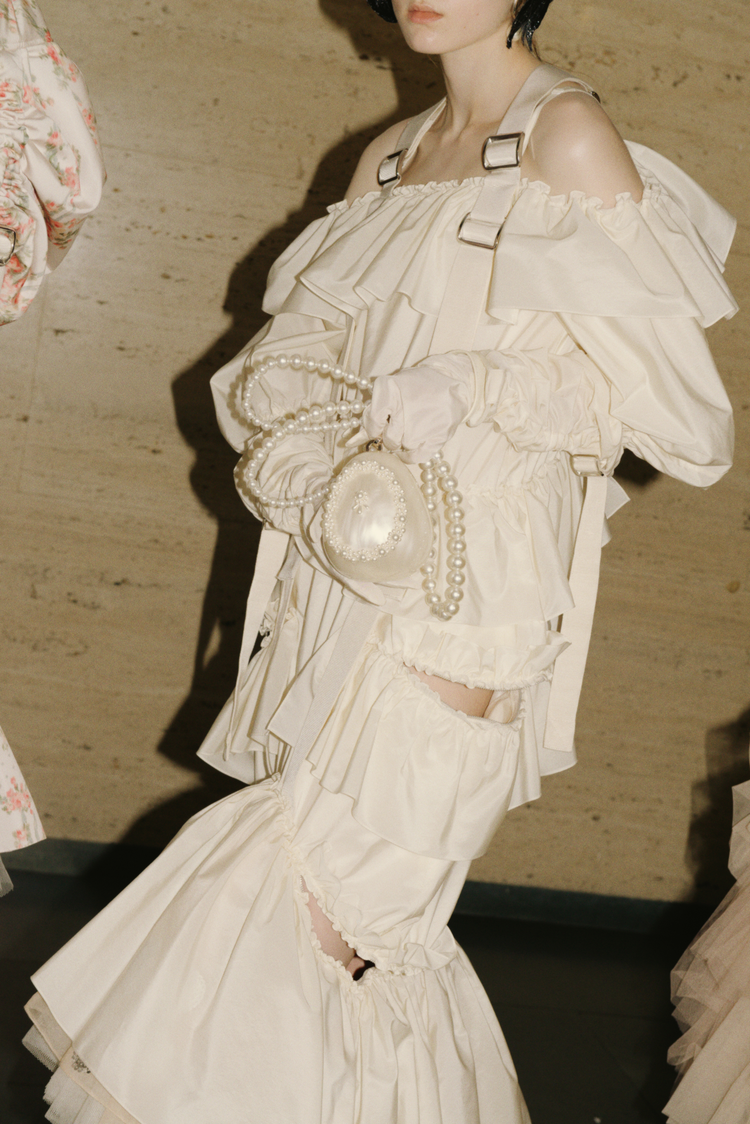 SS23 Archive – Simone Rocha